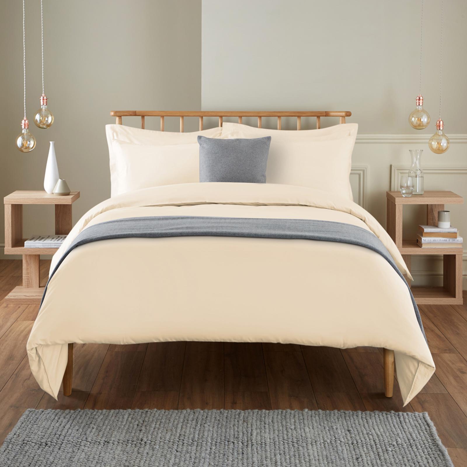 400TC Super King Duvet Cover, Cream - BrandAlley