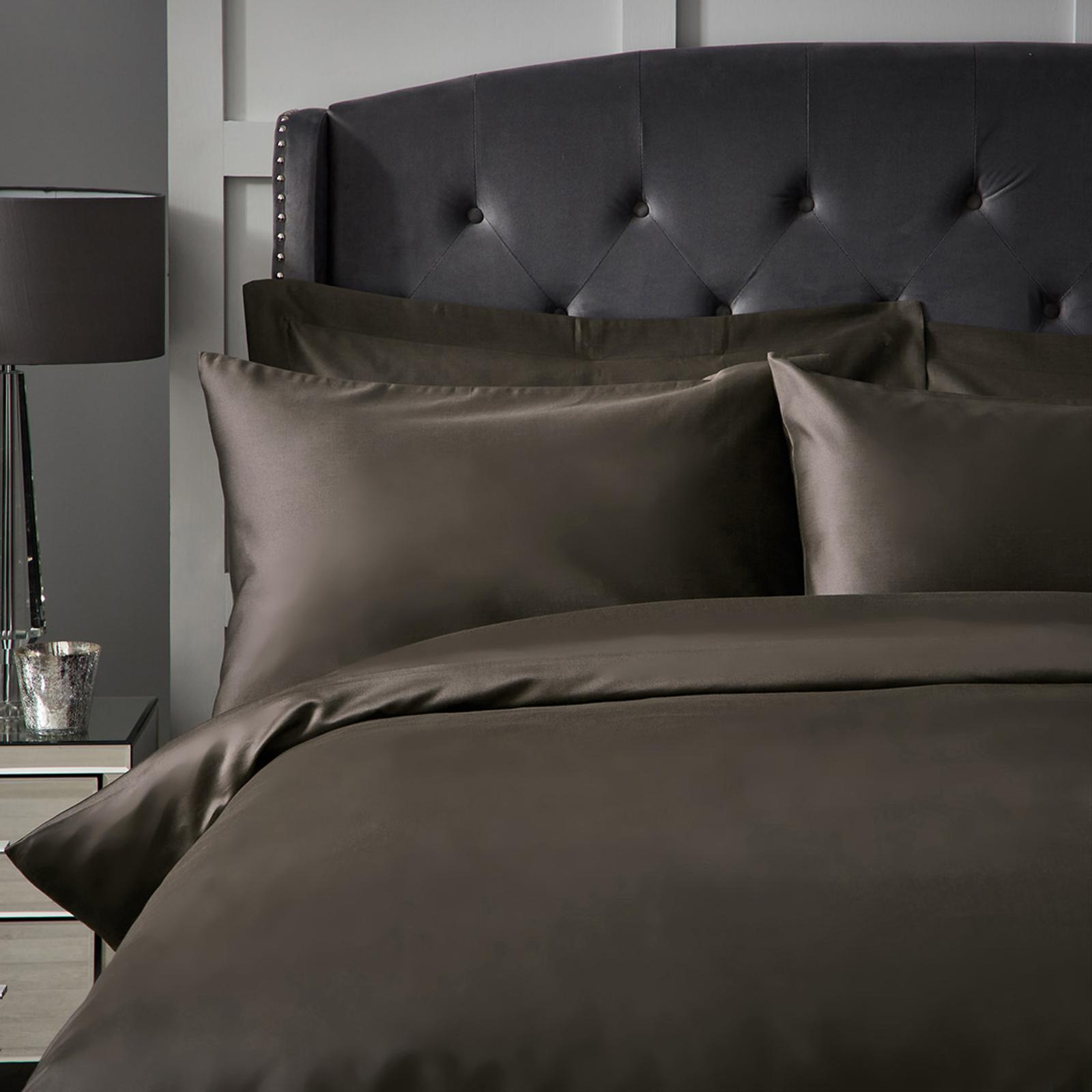 1000TC Large Square Pillowcase, Platinum - BrandAlley