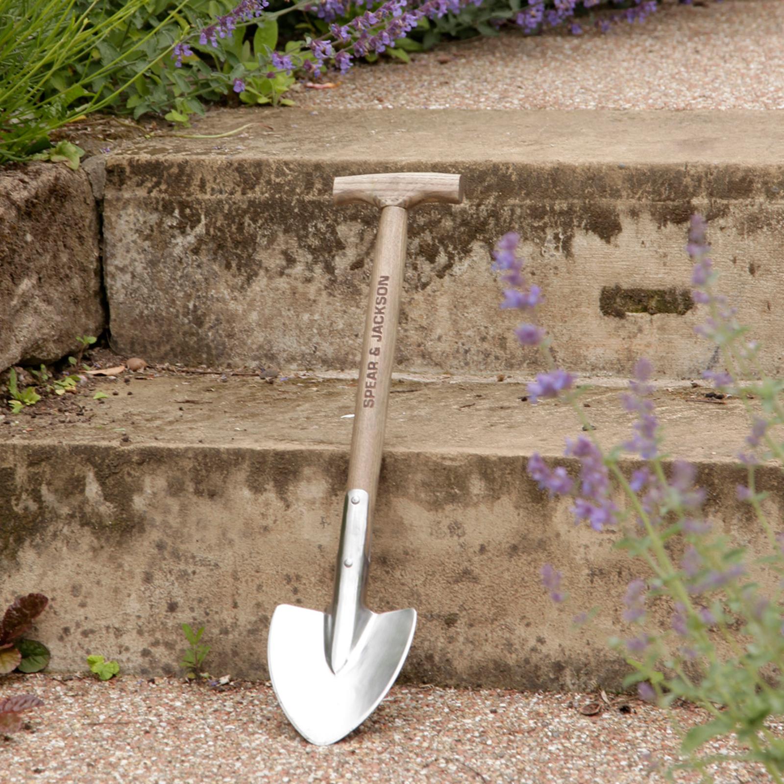 Traditonal Flower Spade - BrandAlley